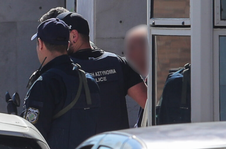 «Του έλεγα να πάει σε γιατρό και μου έλεγε ότι βλέπει διαβόλους» λέει η ...