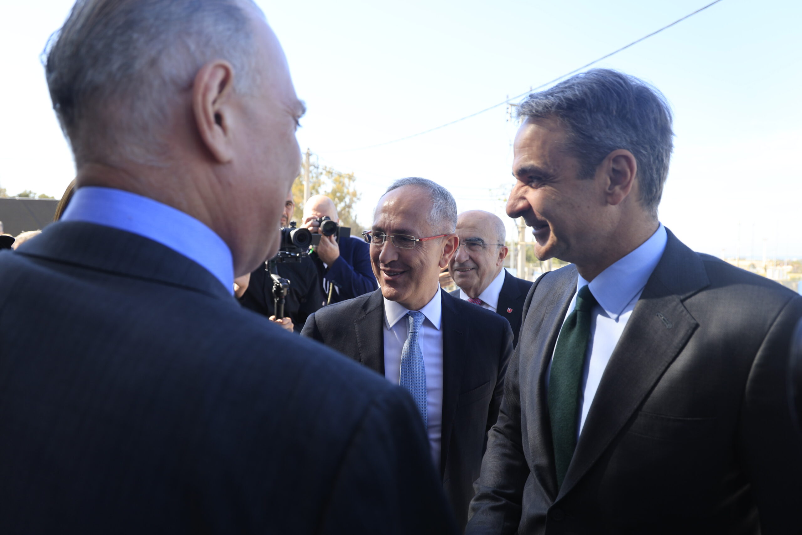 LIVE – Μητσοτάκης και Χριστοδουλίδης εγκαινιάζουν το παράρτημα του ...