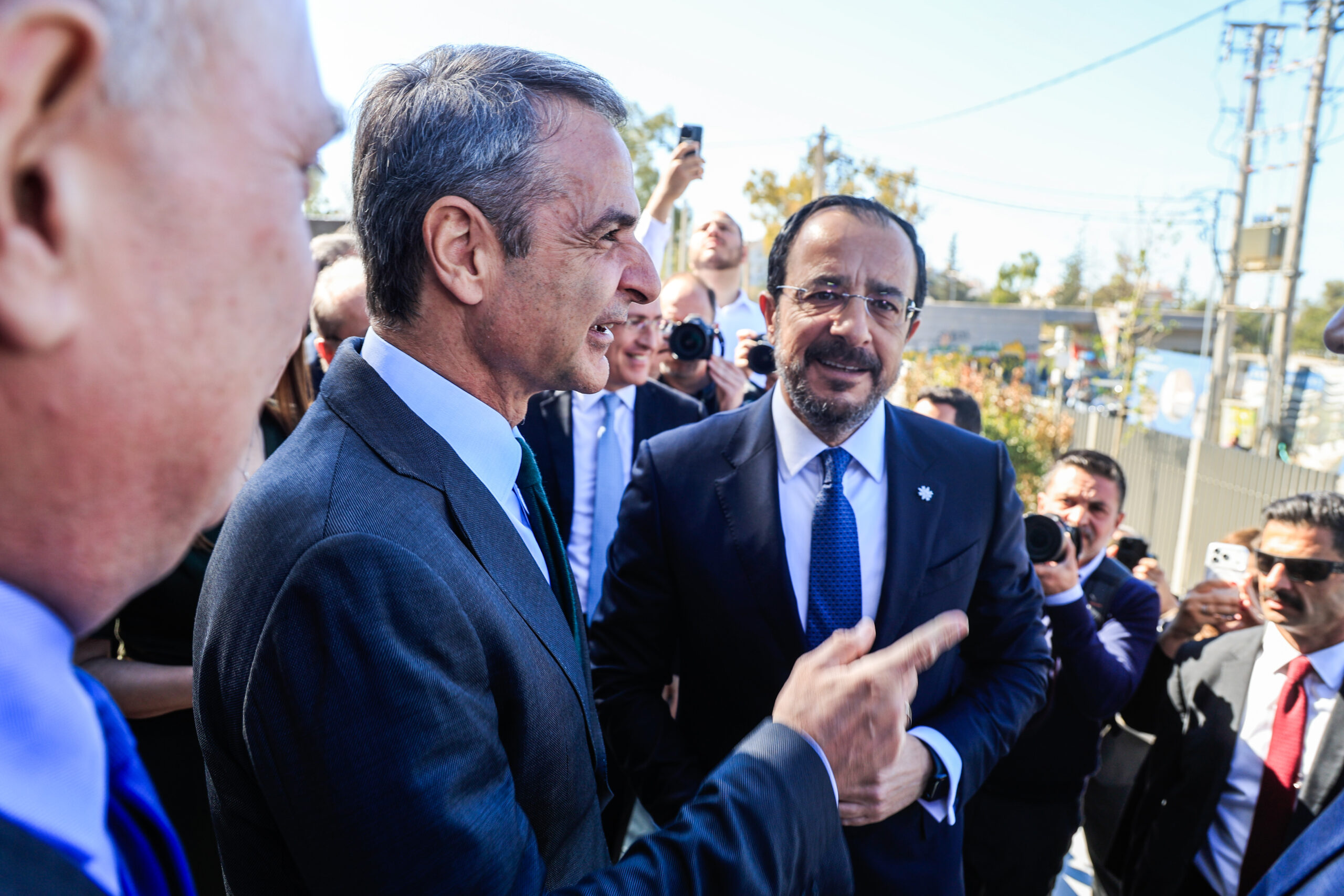 LIVE – Μητσοτάκης και Χριστοδουλίδης εγκαινιάζουν το παράρτημα του ...